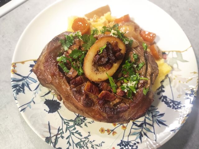 Osso buko na italijanski način 🥩 – Mirini zalogajčići